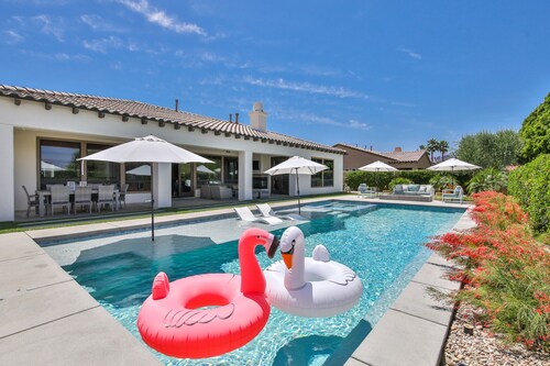 Desert Sun Resort Private