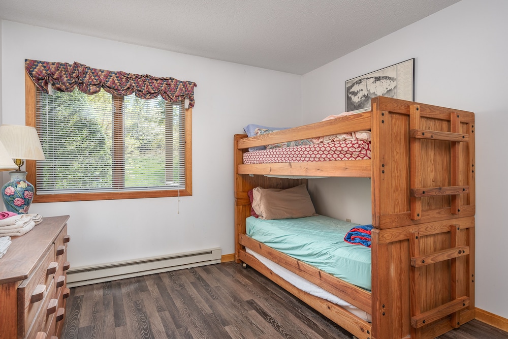 Mill. $ View - Immac. Multipurp. Condo In The Heart Of It All - North Conway, NH