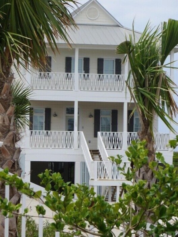 Tide Together Family Ready...Well-Appointed, 2 Master Bedrooms, Sleeps ...