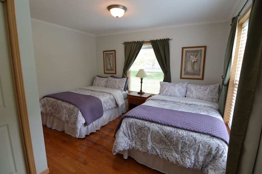 Beautiful Home In Baileys Harbor - Baileys Harbor, WI