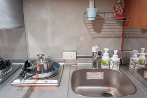 Apartamento, várias camas, não fumadores | Cozinha privada | Um frigorífico, um micro-ondas, uma placa de cozinha 