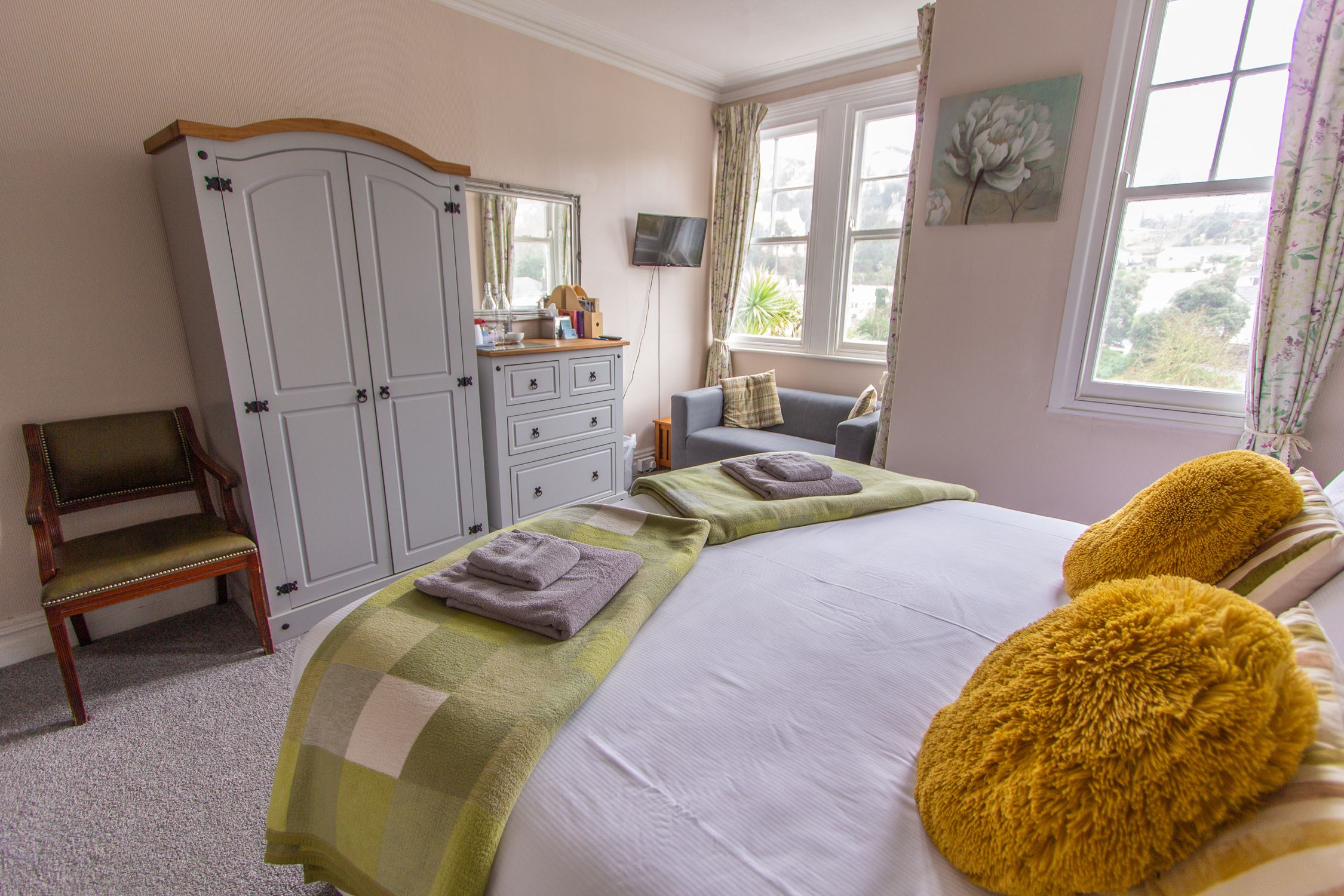 Ferros/tábuas de passar roupa, Wi-Fi de cortesia, roupa de cama