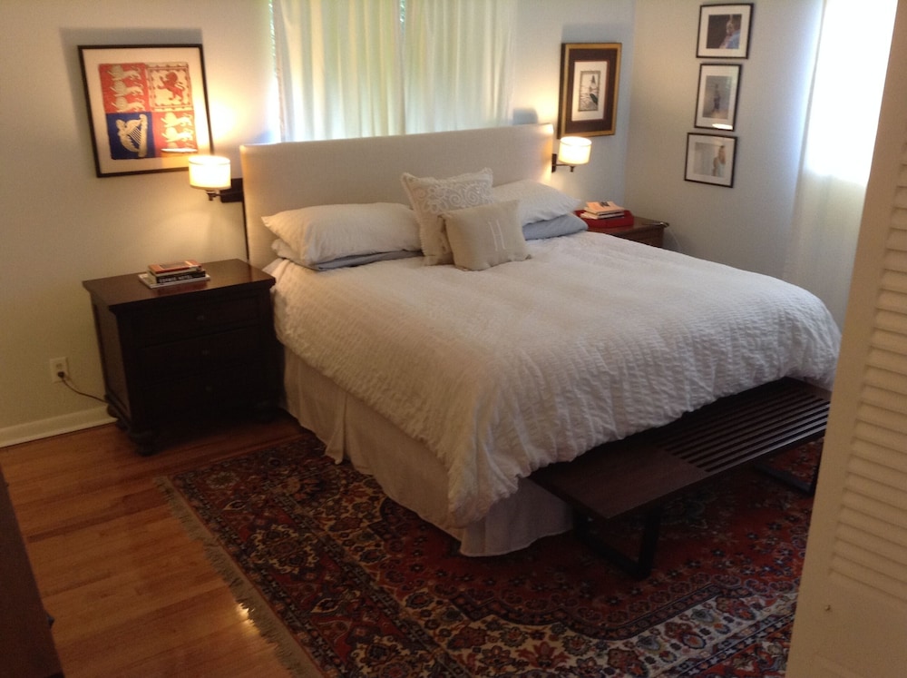 Midtown Midcentury--for Fun-loving Folks Or Families - Tallahassee, FL