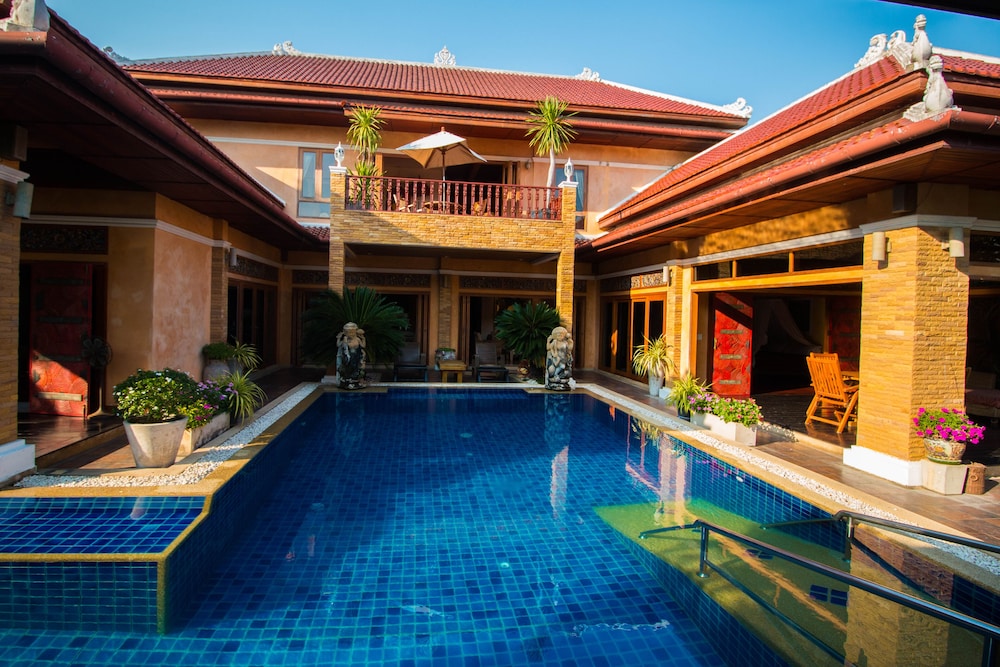 Exclusive Balinese 7br Villa For Rent - Jomtien