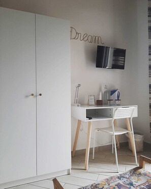 Quarto casal exclusivo, terraço | Individualmente decorados, individualmente mobiliados, escrivaninha