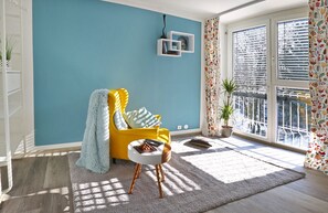 Apartamento Familiar, 2 quartos | Sala de estar | Televisor LCD 