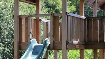 Área de recreio para crianças (ao ar livre)