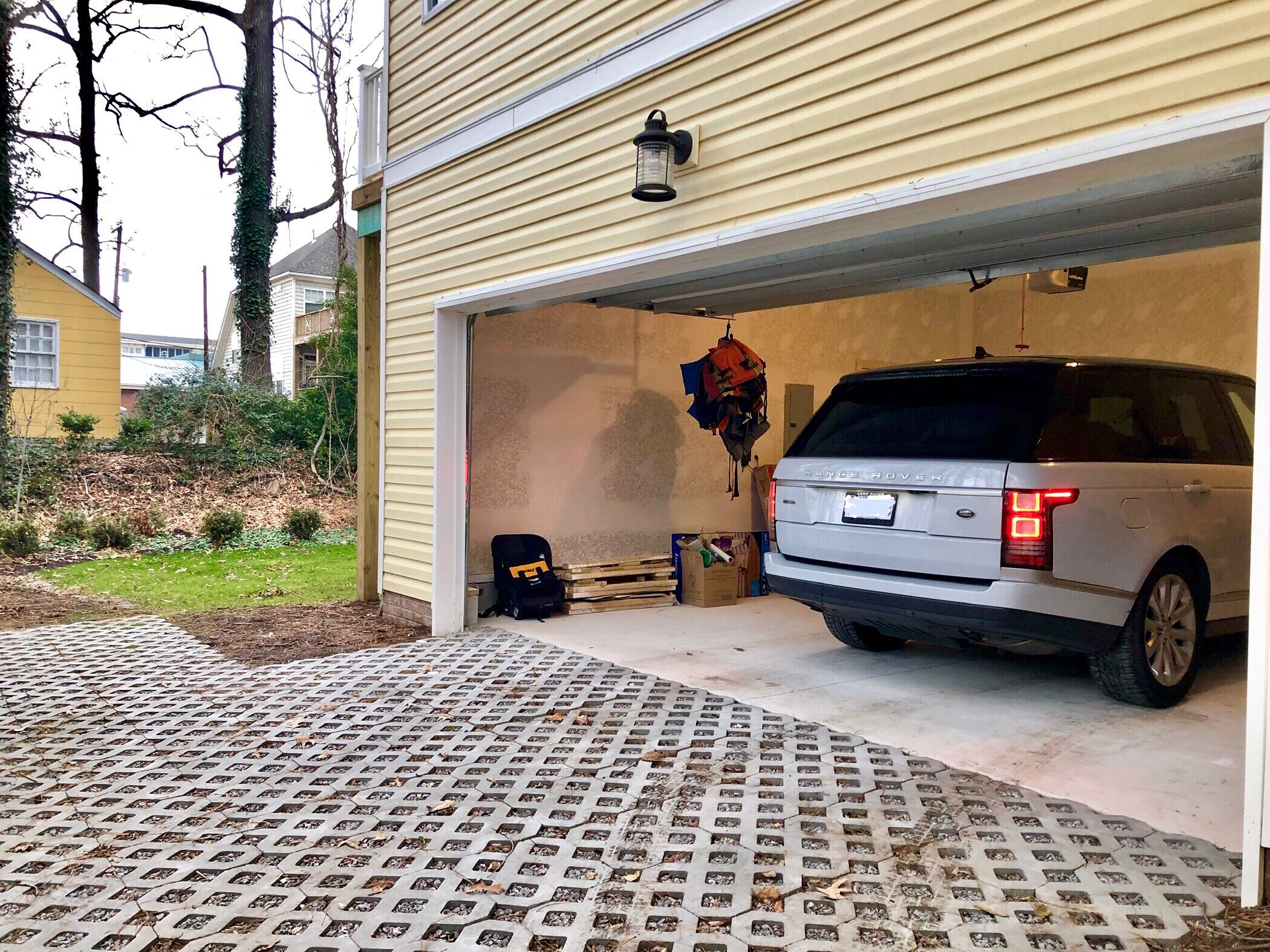 4 Br / 3 Ba walking distance to Oceanfront Moca, Parking Culdesac ...