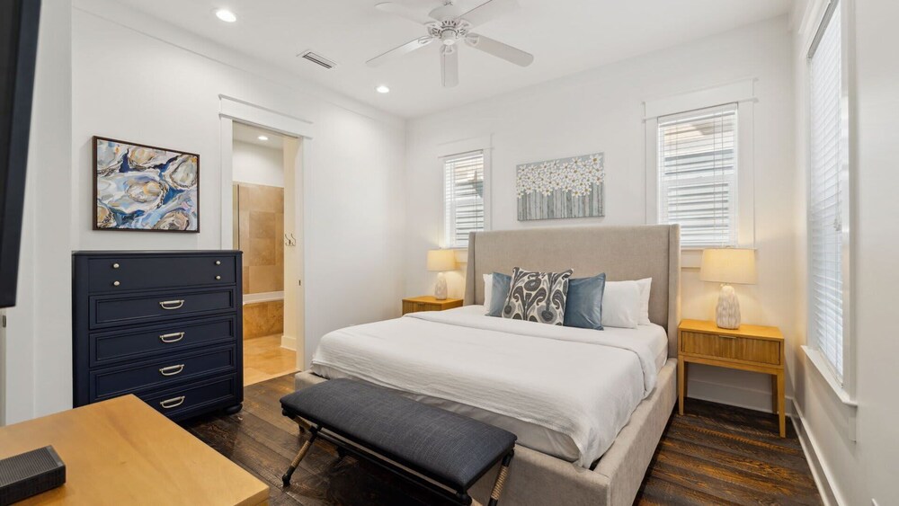 Luxury 4br Home, Rooftop Deck W/ Grill! Walk To Beach & Pool! ~ Sea La Vie - Rosemary Beach, FL