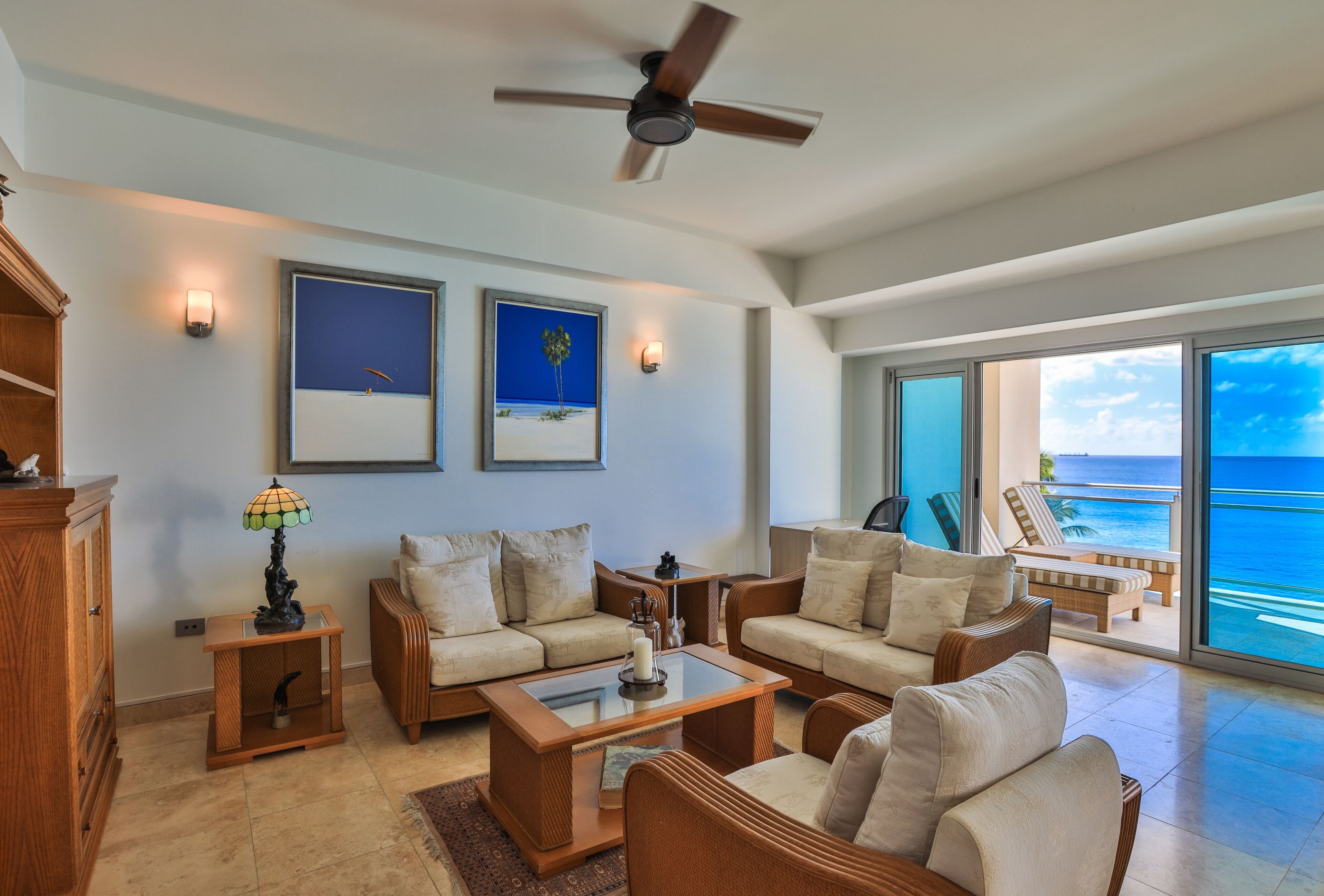 Rainbow Beach Club 2 Bedroom Condo - Our Rose in Winter - Lowlands | Vrbo