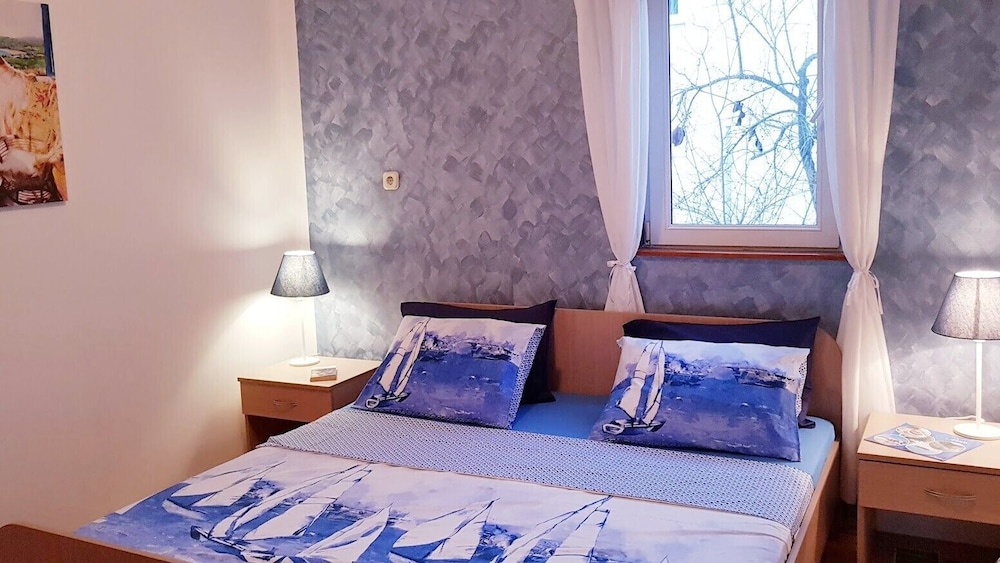 Apartments Damir, (14143), Mali Ston, Croatia - Ston