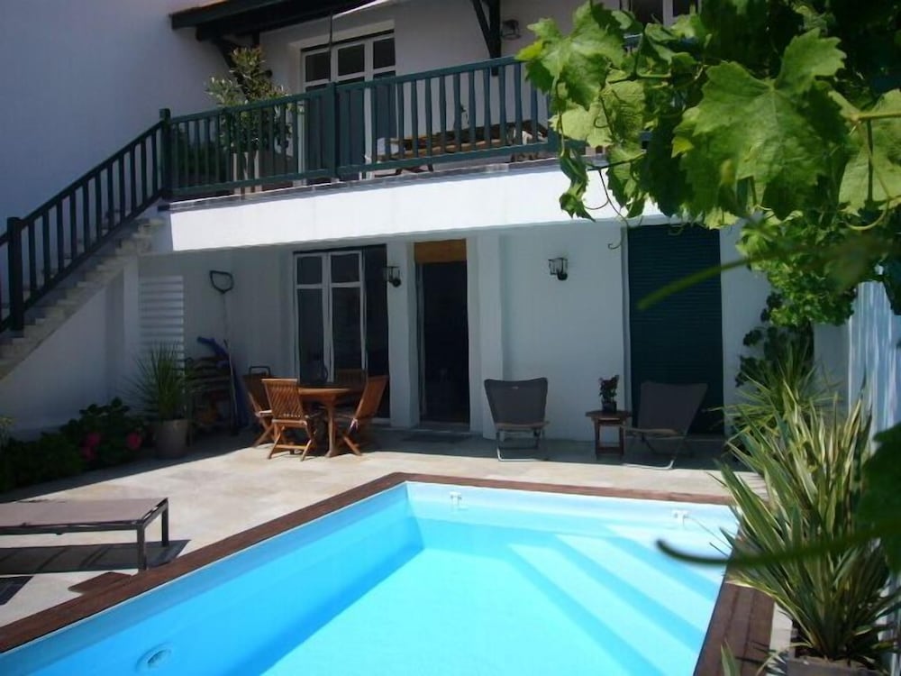 Very Beautiful Basque House From The 1930s With Heated Pool In The Center Of Biarritz - Anglet