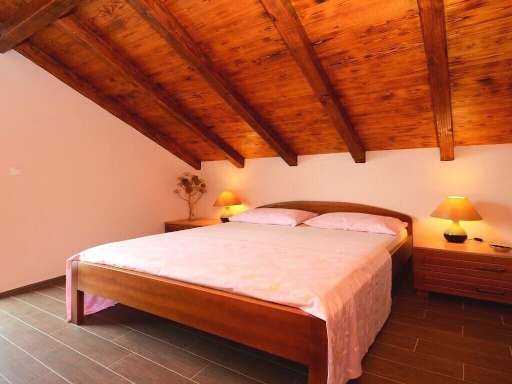 Maison De Vacances Katja, (13433), Blato, Croatia - Smokvica