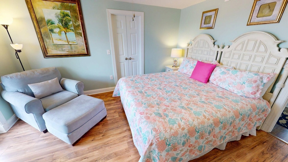 Captain`s Watch - Unit 19 - One Block From The Beach - Free Wifi - Rooftop Pool - Tybee Island, GA