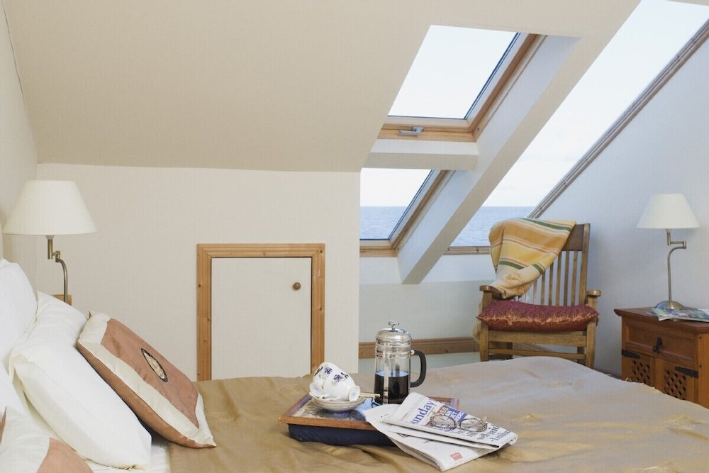 1bedroomed+lounge, Kitchen And Bathroom, Sleeps Max 4 People - Balbriggan