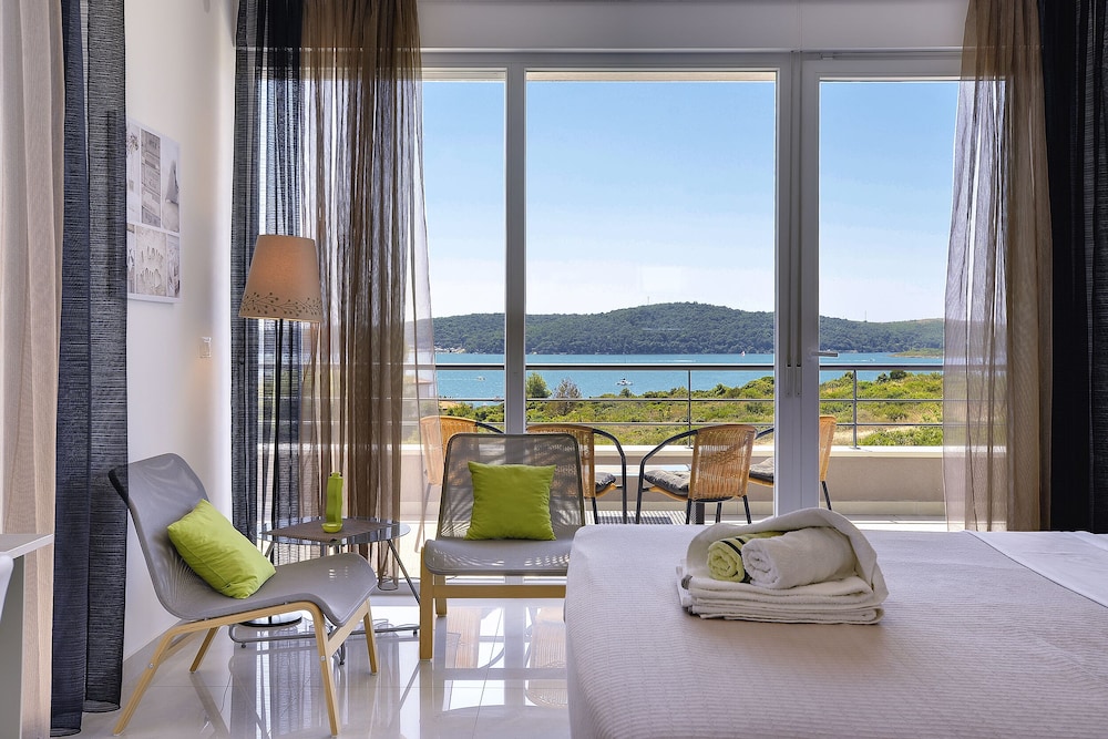 Villa éLégante ***** Avec Piscine, Piano, à 200 M De La Mer, Emplacement Idéal, Restaurants, Bars - Croatie