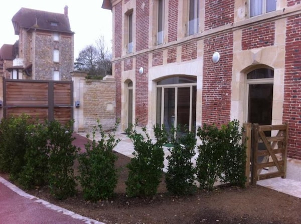Maison De Caractère  à Deux Pas De La Plage,  Du Club De Voile,  Et Des Tennis - Saint-Aubin-sur-Mer