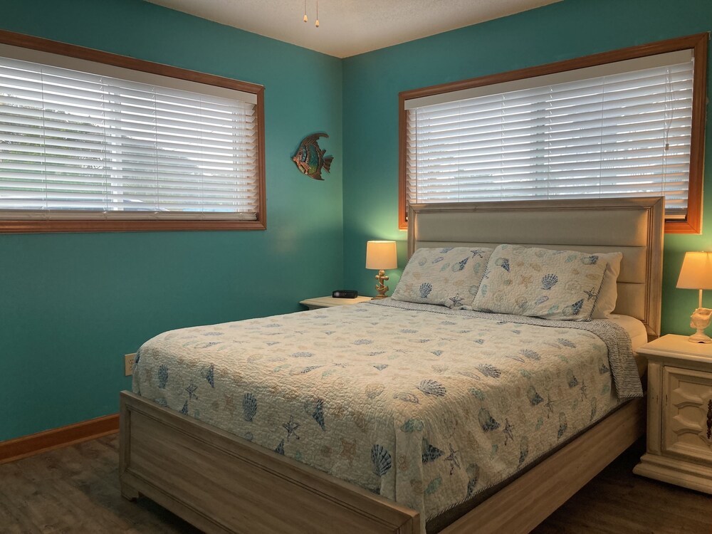 “South Star" Ocean Front, Sleeps 6, Inground Pool On Ocean! August Price Drop!!! - Bald Head Island, NC