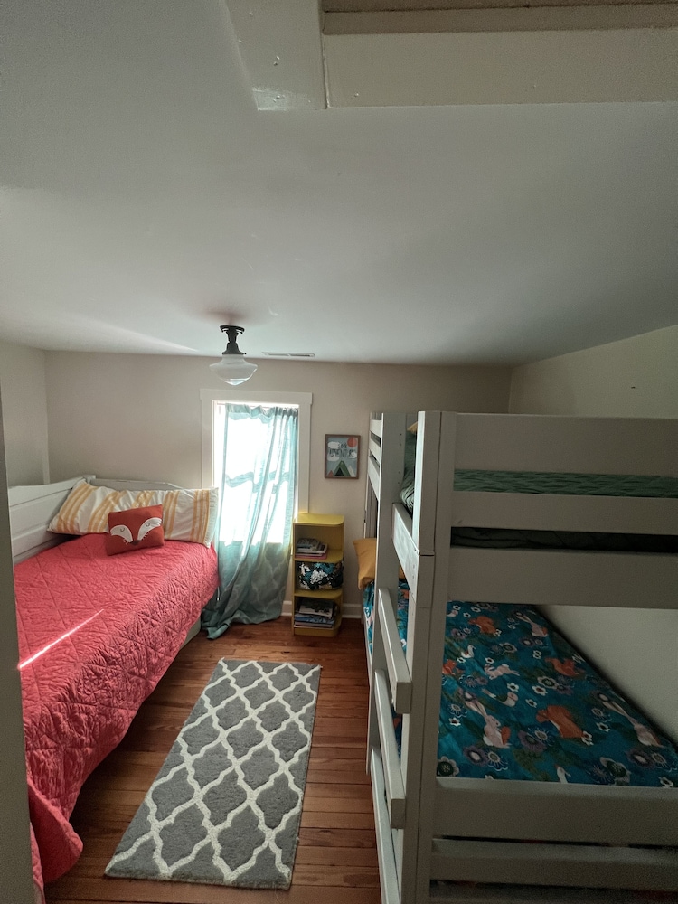 Rocky Bar Retreat - 3 Bedrooms, 2 Full Baths, Located On Shenandoah River - Shenandoah, VA