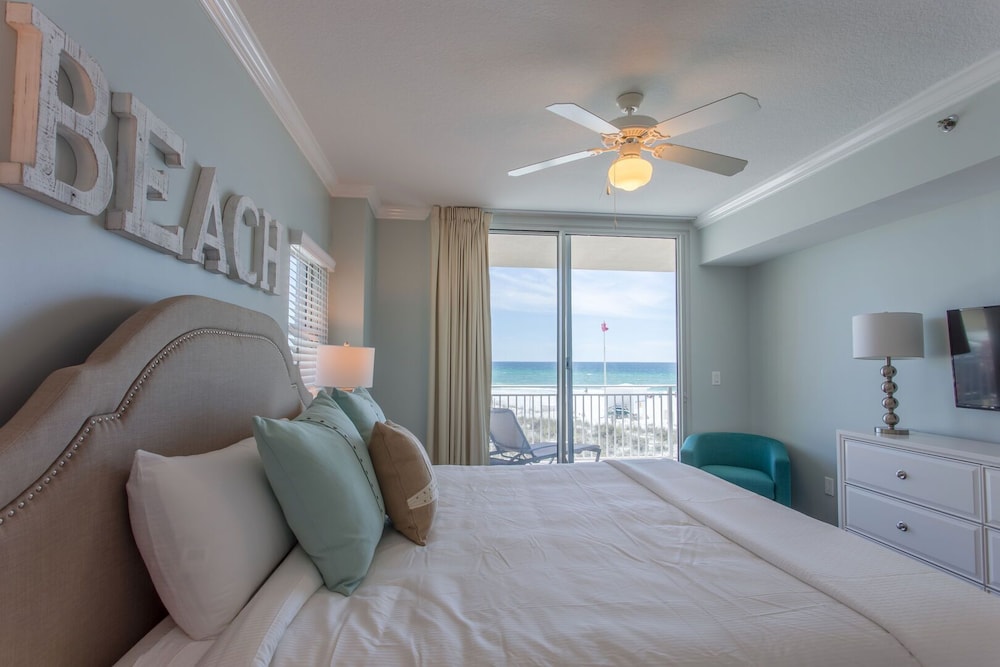 Waterscape A230 ~ Ground Floor 1br + Bunkroom ~Free Beach Service - Florida