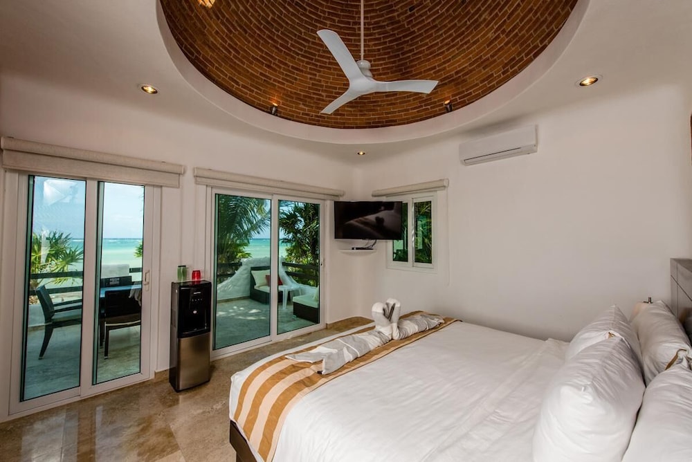 15% De Réduction - Du 15 Août Au 15 Novembre. Villa De Luxe Face à La Mer. Le Paradis à Un Prix Inférieur! - Akumal