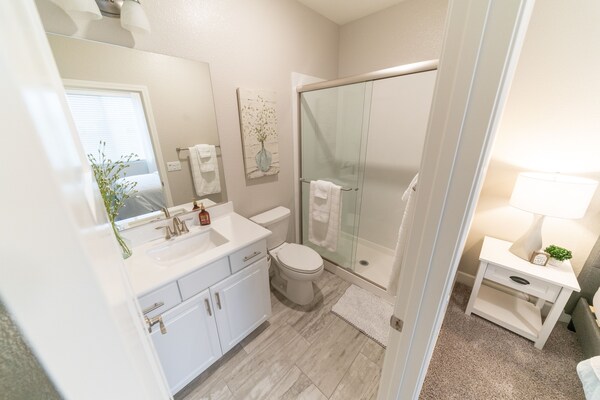 Luxurious Private Suite In New Community - Woodland, CA