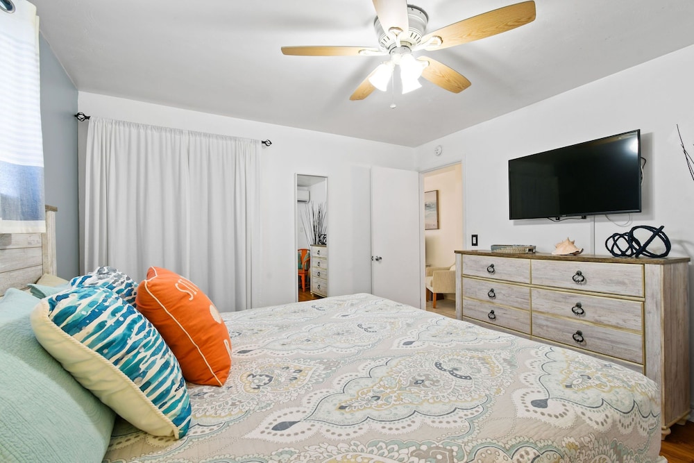 1 Bedroom Boutique Apartment By The Beach - Juno Beach, FL