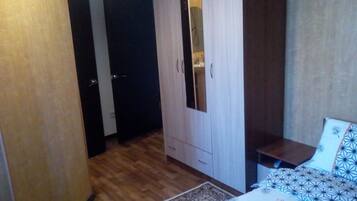 Quarto Duplo Económico, 1 cama de casal, não fumadores | Quartos insonorizados, ferro/tábua de engomar, Wi-fi