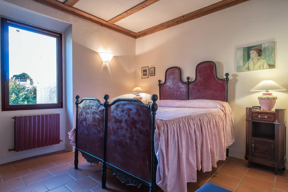 Quarto clássico, 1 cama de casal, para não fumantes | Wi-Fi de cortesia