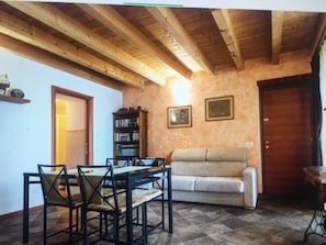 Apartamento Comfort, casa de banho anexa, vista para o lago (Costa ) | Interior