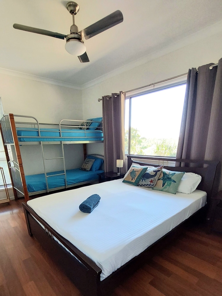 Fraser Island House, Stunning Sunset Views, 5 Bed/2.5 Bth, Pool Table, 13 Guests - Fraser Island