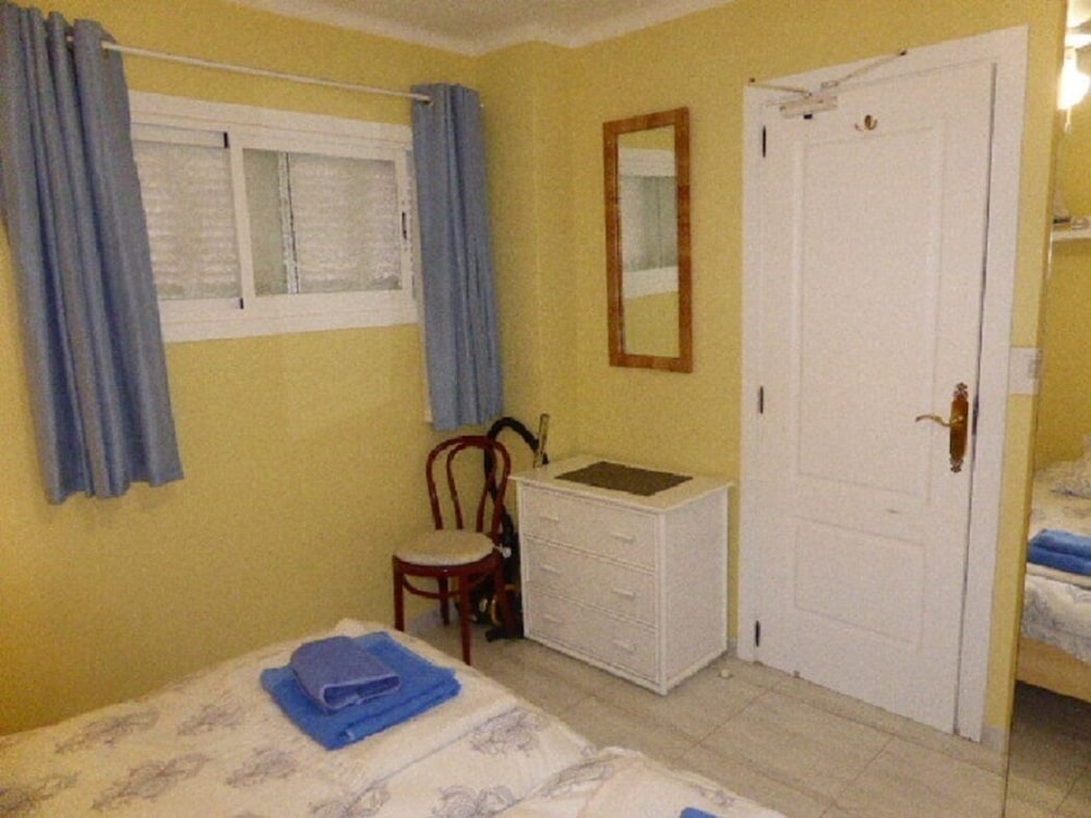 Lujo Espacioso Apartamento De 2 Dormitorios En Primera Línea - El Toro