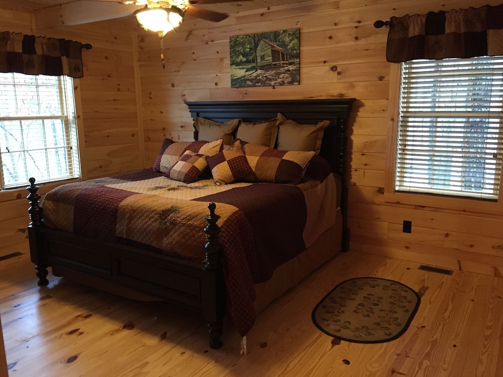 Lake Keowee Lakeview Cabin With Dock Close To Clemson - South Carolina
