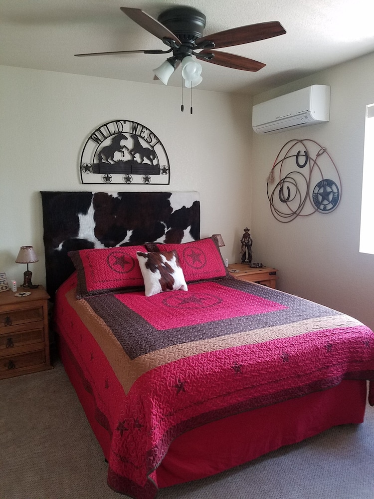 "Palms To Pines Cabin" - Your Home Away From Home... 5/5 Star Rated - Pine, AZ