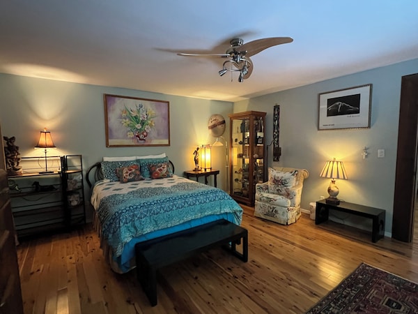 Entire Main Floor Of Unique Riverfront Home Property Near Greenbrier Resort - White Sulphur Springs, WV
