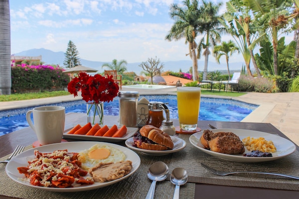 Pequeno-almoço diário mediante uma taxa