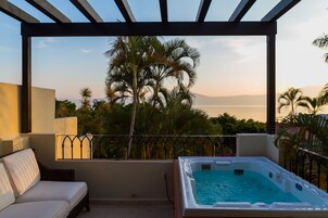 Quarto premium | 1 quarto, roupas de cama premium, edredons de pluma, cofres nos quartos