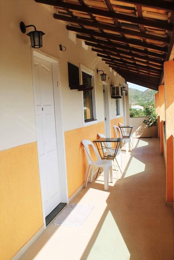 Quarto Duplo ou Twin Básico, 1 cama de casal, não fumadores | Varanda