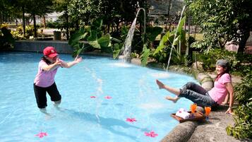 Piscina externa sazonal