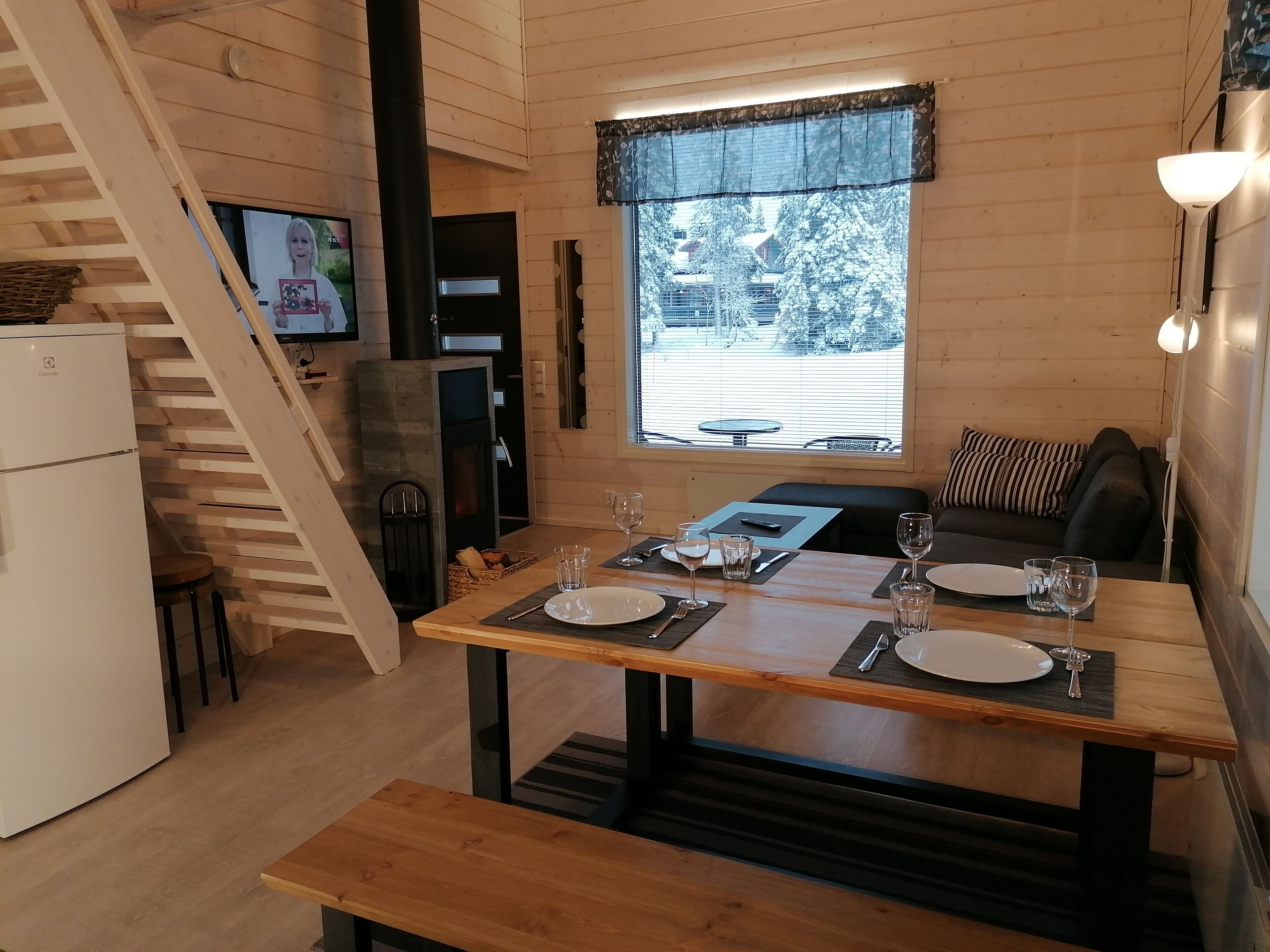 Apartamento, 2 quartos, sauna seca | Sala de estar | TV de tela plana 40 polegadas com canais digitais, TV, lareira