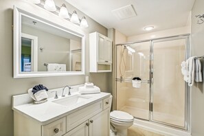 Condo, 3 quartos | Banheiro | Toalhas de banho 