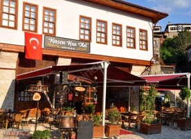 Pequenos-almoços, almoços, jantares servidos, cozinha turca 