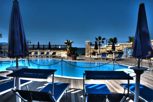 Piscina exterior sazonal