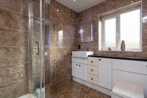 Casa de Férias, 4 quartos | Casa de banho | Artigos de higiene pessoal grátis, um secador de cabelo 