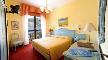 Quarto casal standard, vista para o lago | Frigobar, cofres nos quartos, escrivaninha, Wi-Fi (sobretaxa)