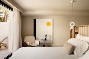 Roupas de cama premium, cofres nos quartos, individualmente decorados