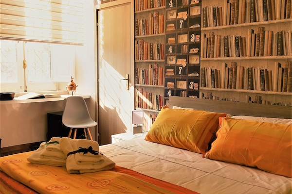 Basic Triple Room | Edredões de penas, minibar, secretária, cortinas/cortinados opacos