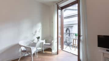 Apartamento, 2 quartos, Vista para a cidade | 2 quartos, com decoração personalizada, com mobília individualizada