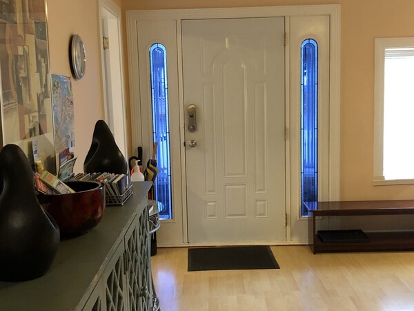 Cozy Bedrooms Guest House - Vancouver