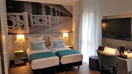 Quarto Familiar, vÔrias camas, não fumadores | Roupa de alta qualidade, camas de colchão pillowtop